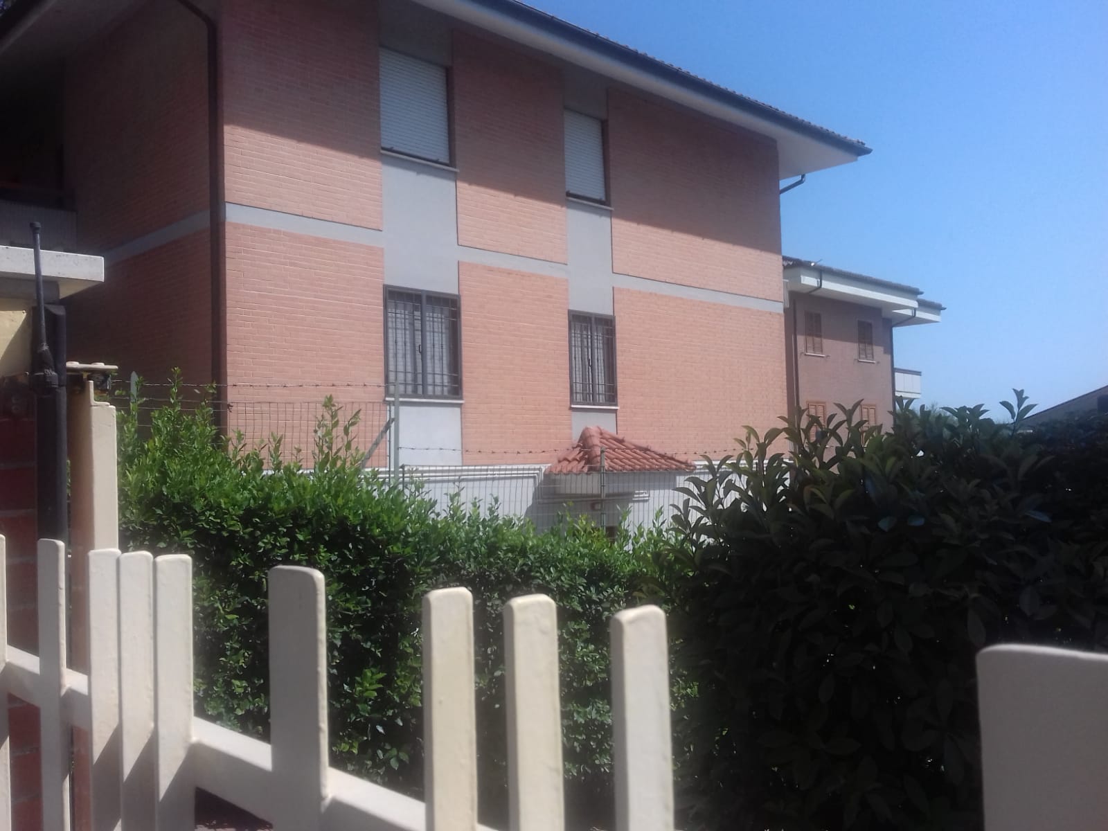 Appartamento su bifamiliare in via Tassara APP00235 - Agenzia ...